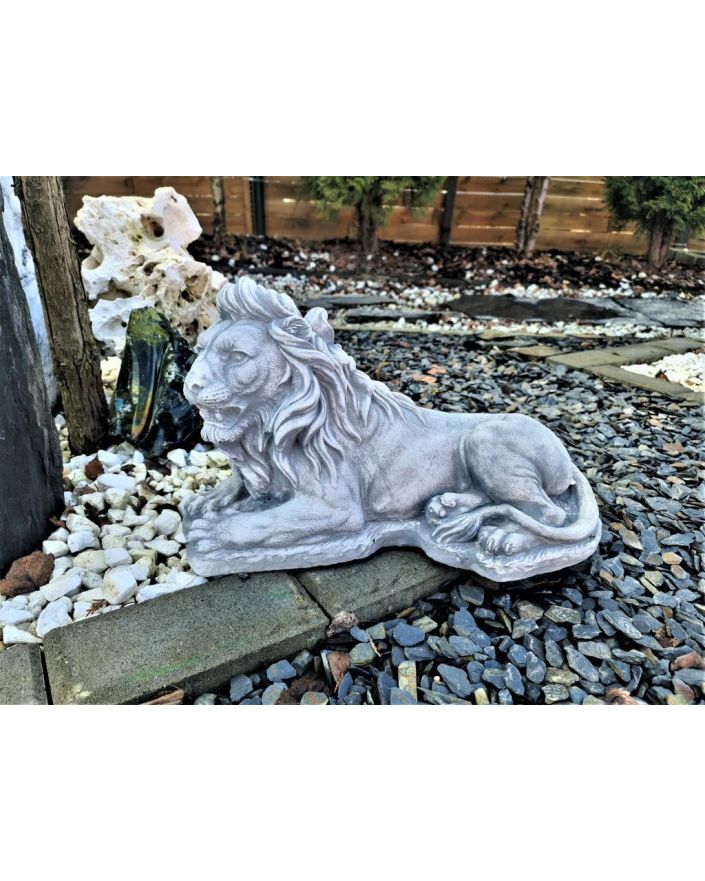 ŚREDNI LEŻĄCY LEW NA PODSTAWIE - Sklep Maja Centrum