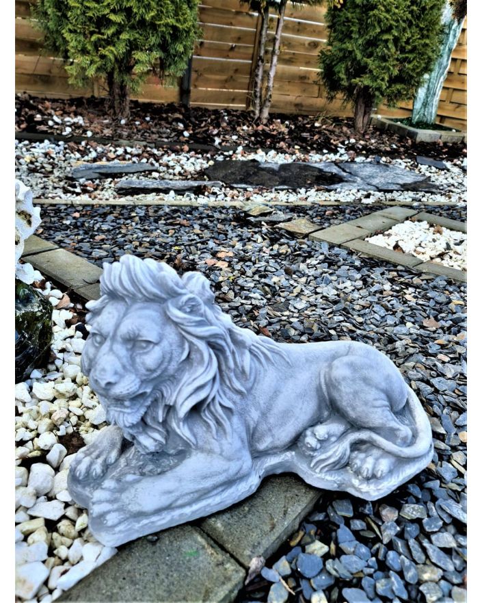 ŚREDNI LEŻĄCY LEW NA PODSTAWIE - Sklep Maja Centrum