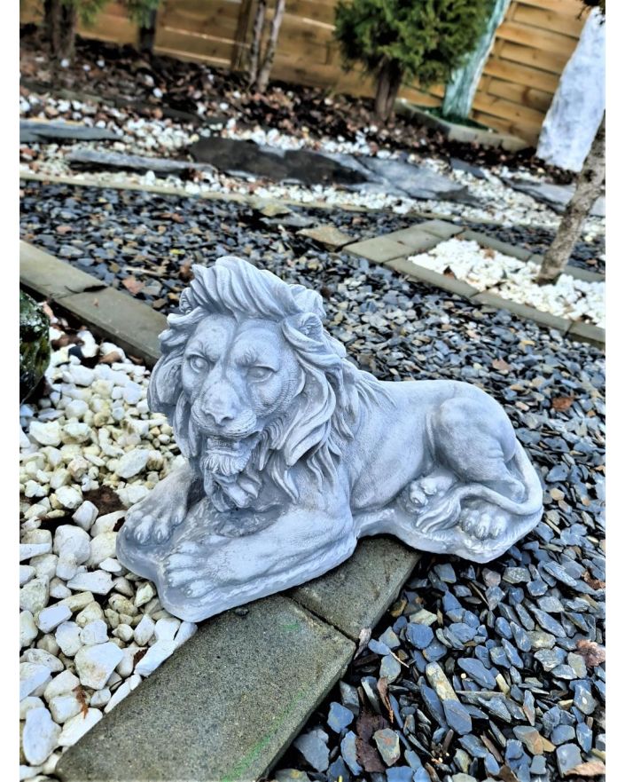 ŚREDNI LEŻĄCY LEW NA PODSTAWIE - Sklep Maja Centrum